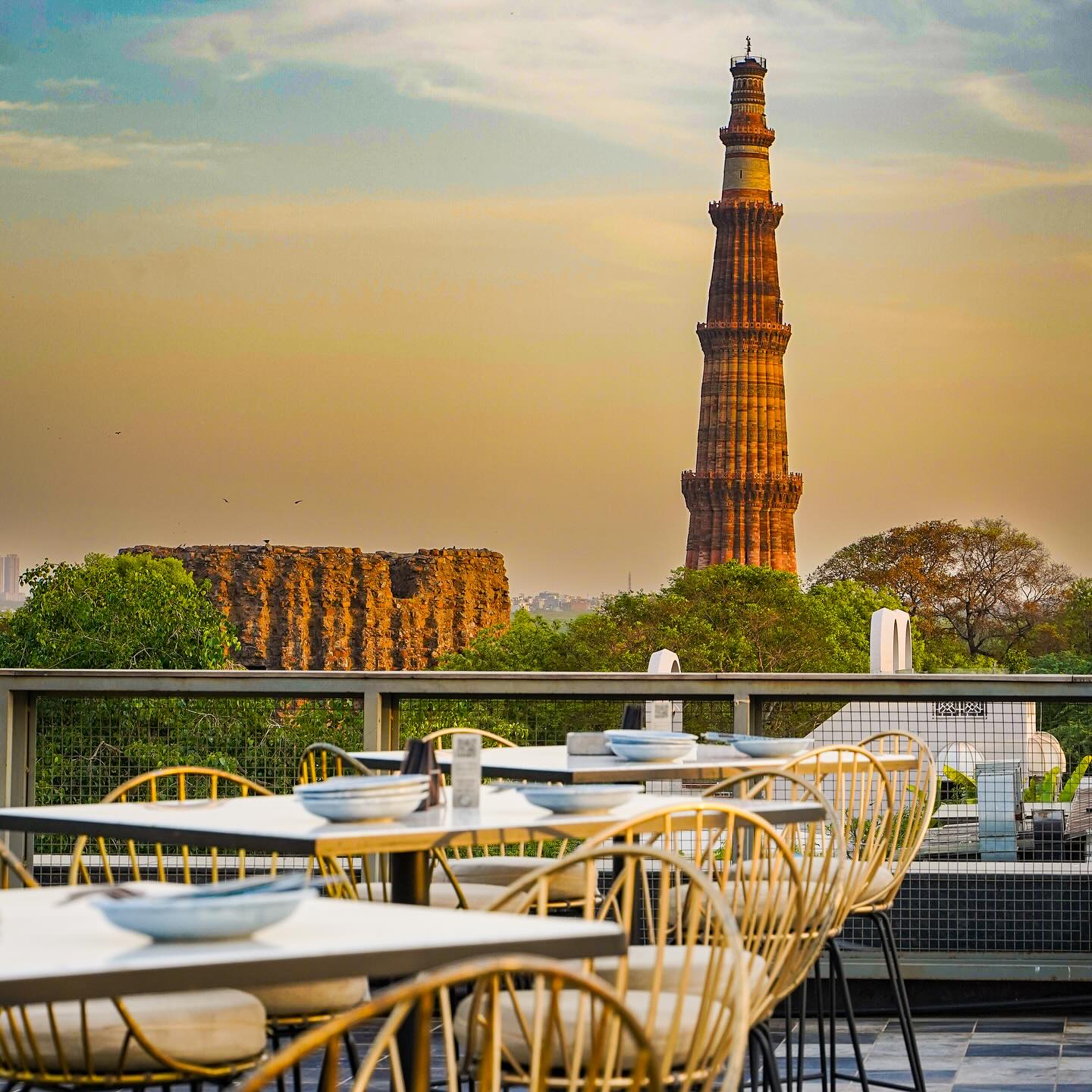 6 Best Restaurants With A Qutub Minar View