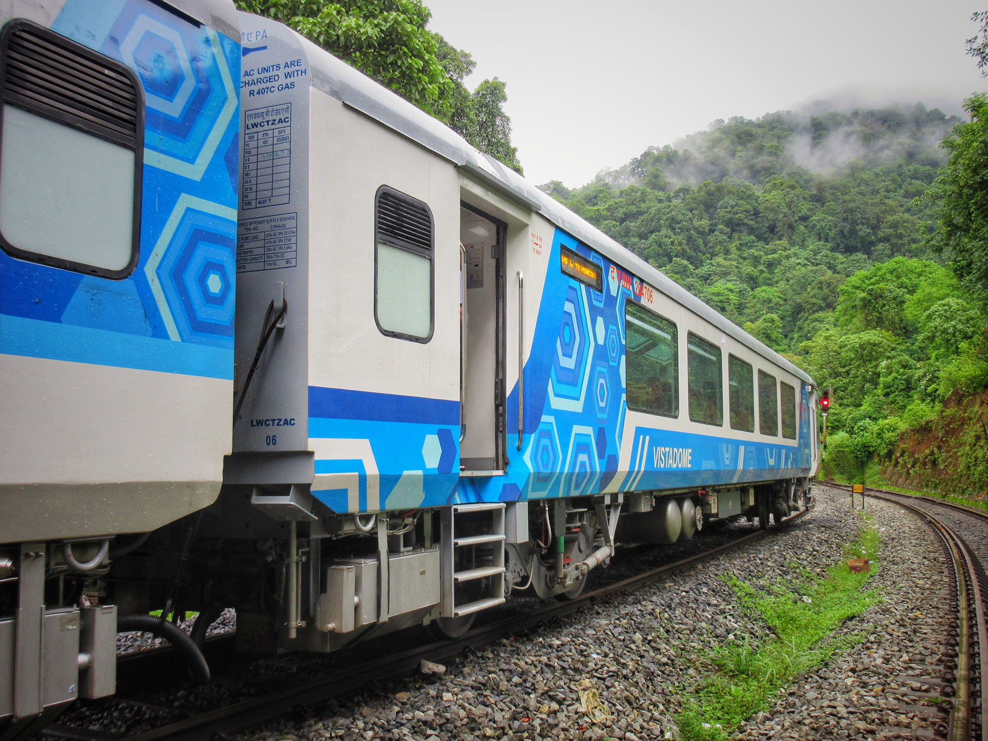 Explore 8 Beautiful Indian Destinations With Indian Railways Vistadome Coaches