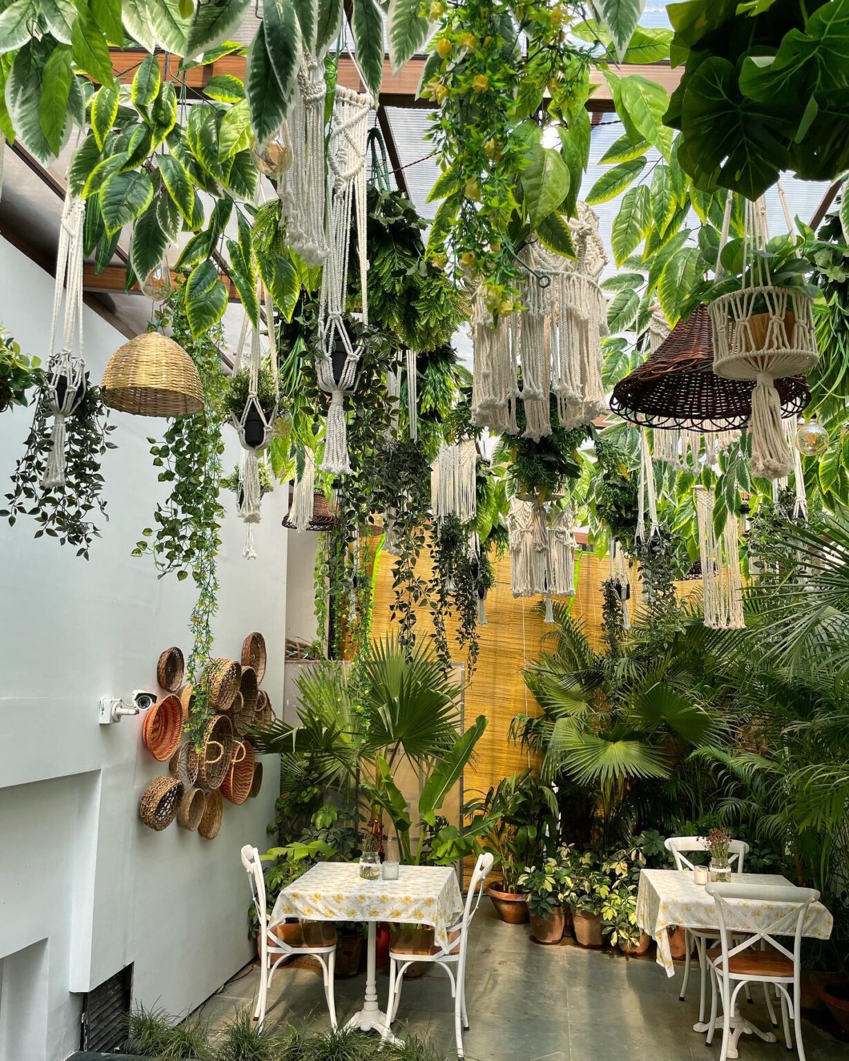 Explore Lucknow's Top 15 Cafes For Best Cuisine & Aesthetic | Travel ...