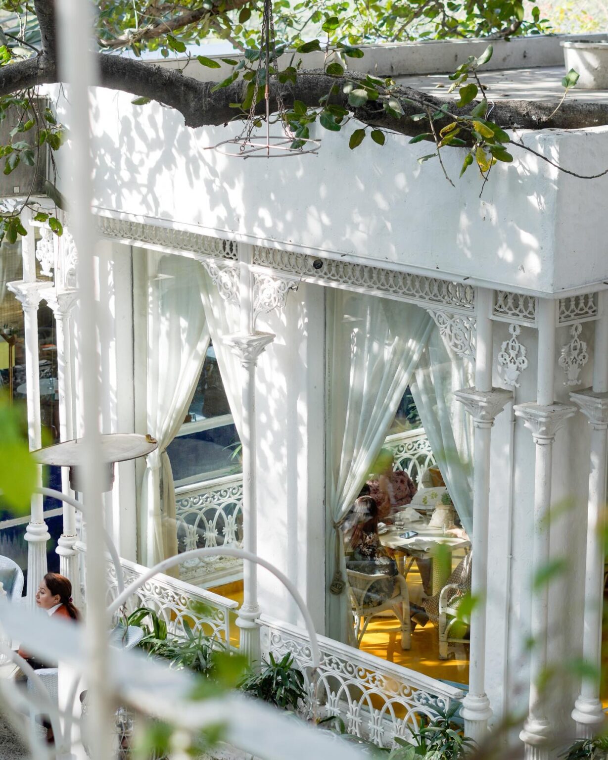 25 Restaurants & Cafés That Are Perfect For A Romantic Date in Delhi NCR